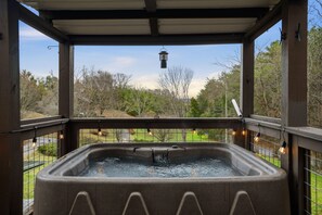 Boujee Bear Cabin With Hot Tub & Putting Green 2 Bedroom Cabin Reviews ...