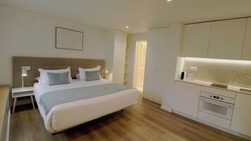 Estúdio Standard | Cofre no quarto, cortinas/cortinados opacos, quartos insonorizados