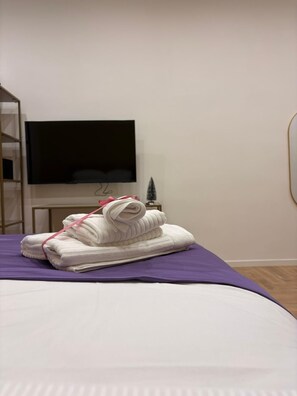 Cofres nos quartos, escrivaninha, Wi-Fi de cortesia