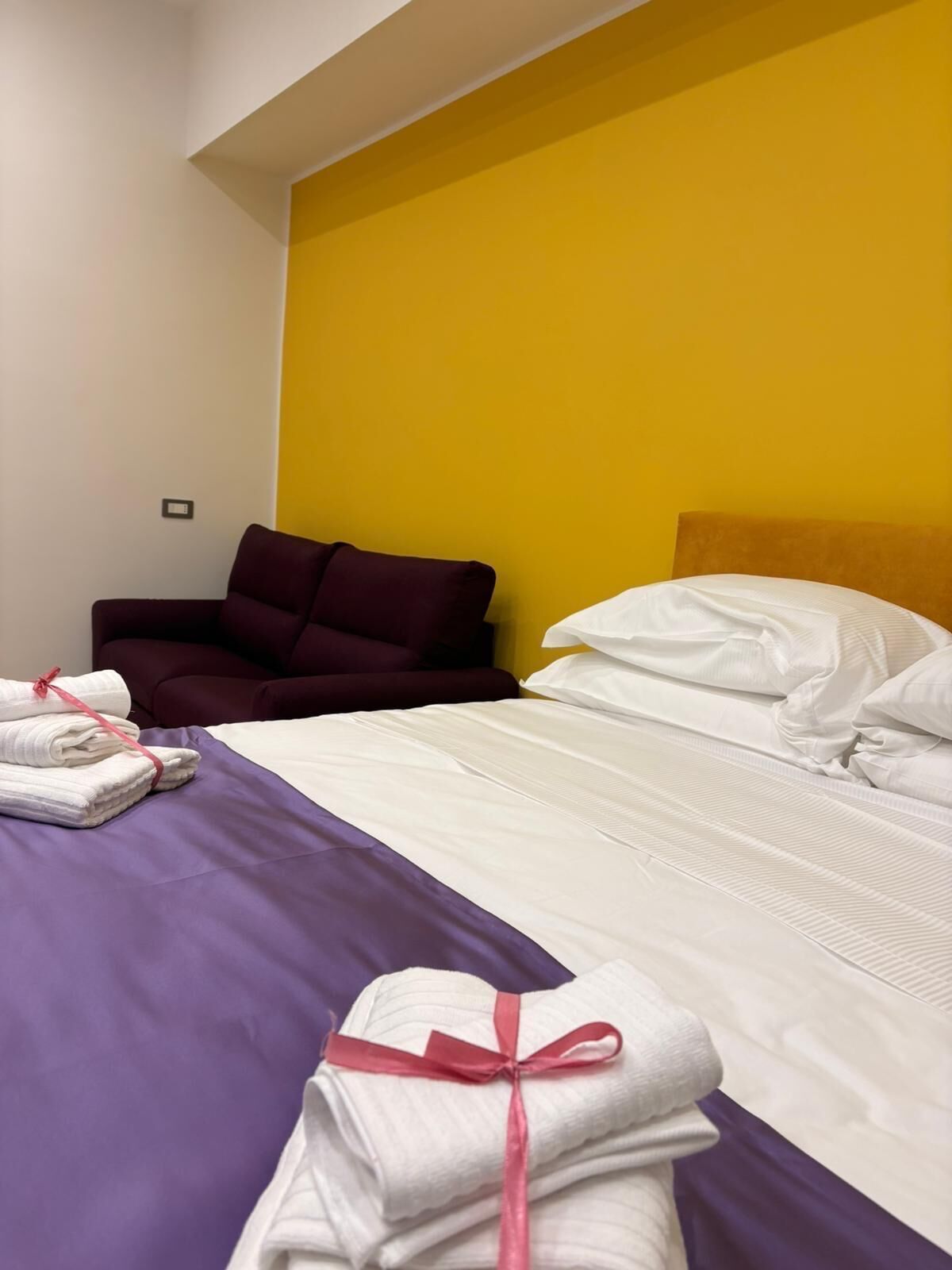 Cofres nos quartos, escrivaninha, Wi-Fi de cortesia