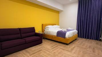 Cofres nos quartos, escrivaninha, Wi-Fi de cortesia