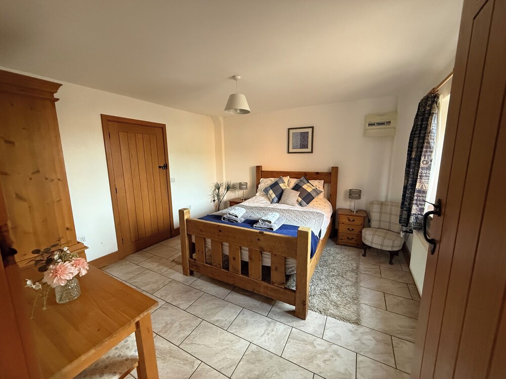 Merlin’s lodge , countryside listing - Long Bennington | Stayz