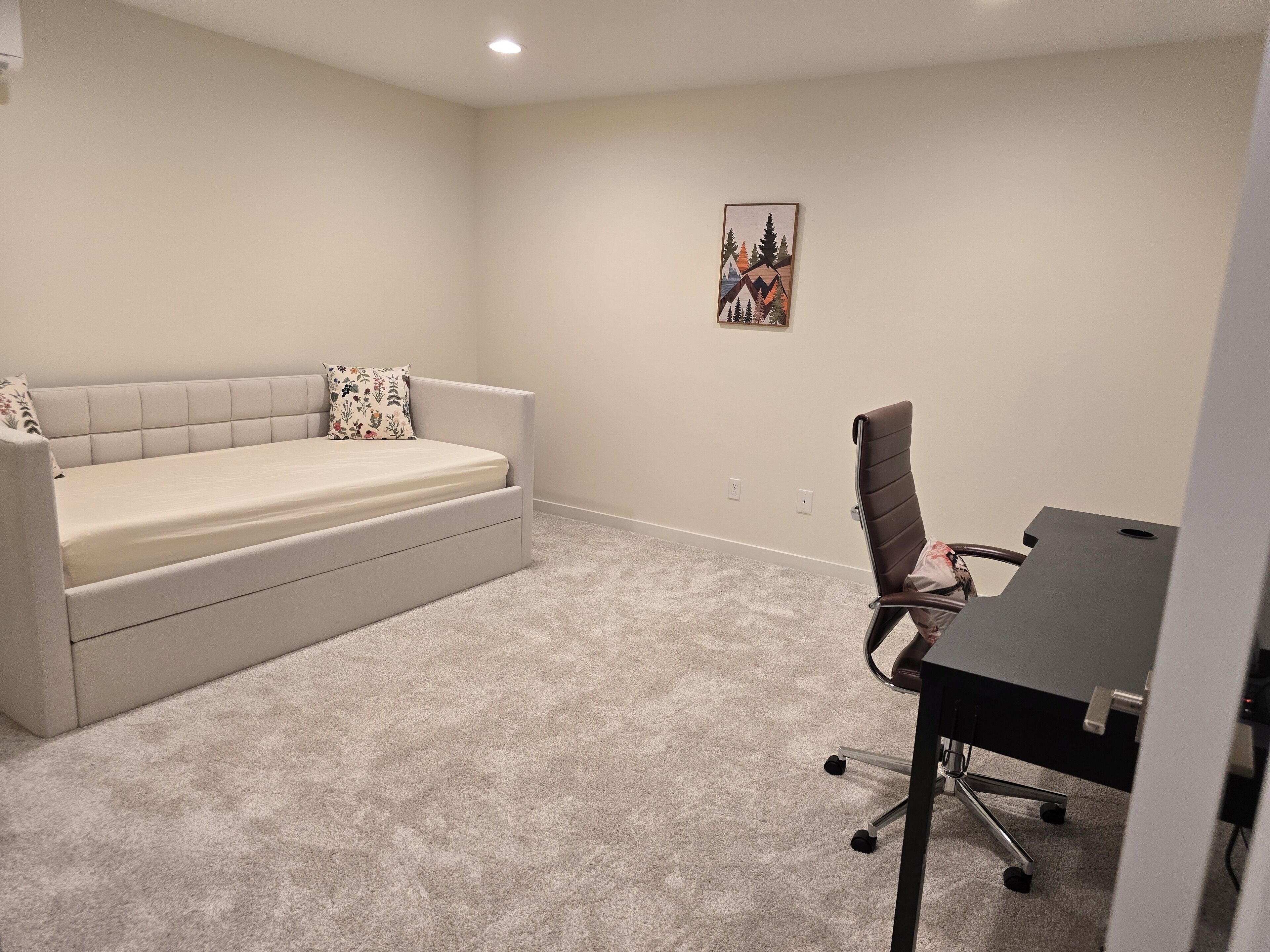 Green Oasis In The City, Modern 2br +Office, Deck, Ac - Apartment In Federal Way - Puyallup, WA