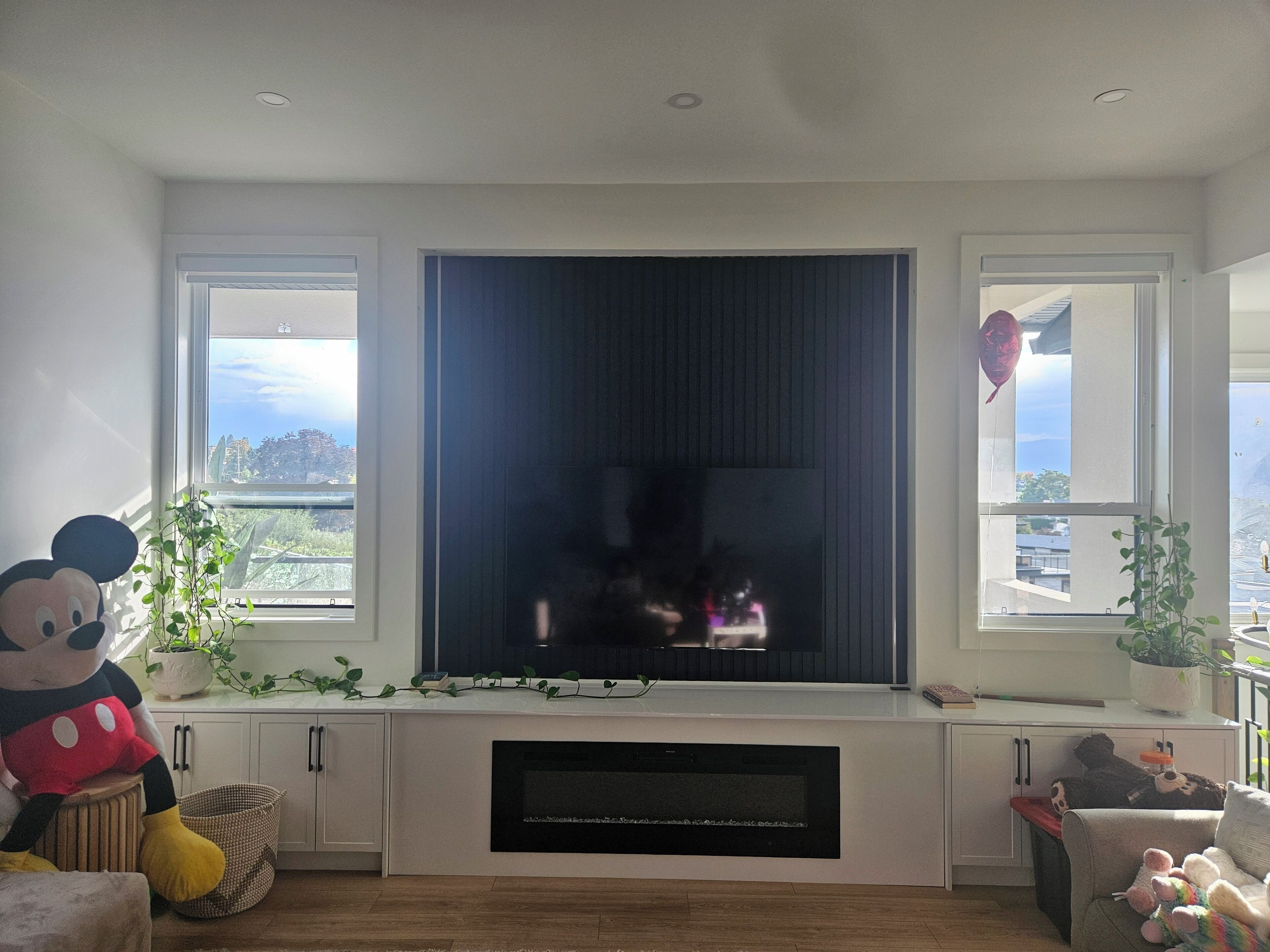 Newly Built, Walking Distance To Famous Wineries And 10 Mins Drive To Downtown - Kelowna