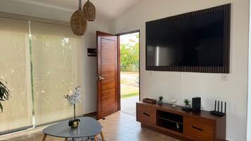 Apartamento Standard, pátio | Sala de estar