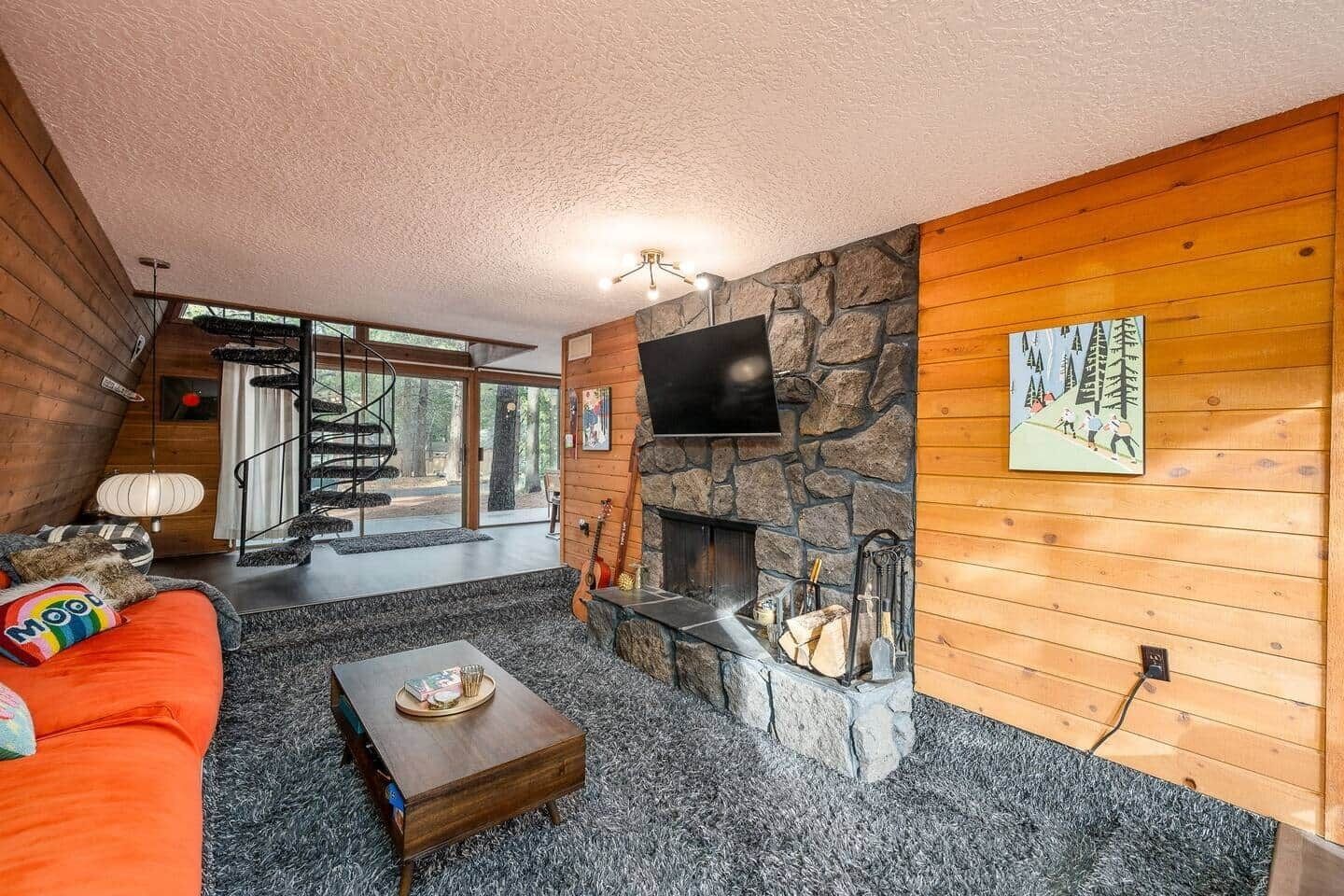 The Mod Lodge, Retro Sunriver Cabin Vibes! - Sunriver, OR