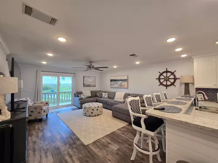 Overlooking The Ocean Pet Friendly Cozy 2-bedroom Condo - Amelia Island, FL