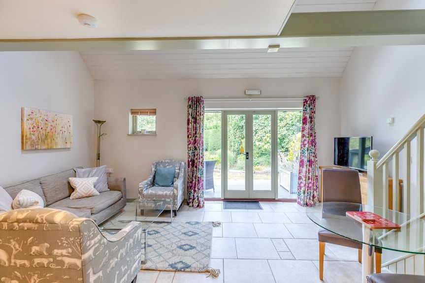 Cherry Cottage - Luxury For Couples, Use Of Indoor Heated Swimming Pool - Isle of Sheppey