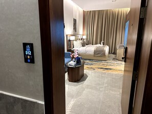 Quarto Deluxe, Vista para a cidade | Lençóis de algodão egípcio, roupa de alta qualidade, edredões de penas 