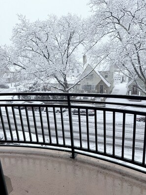 Cozy 1-bedroom apartment in pleasant Queens with AC and gym,30 min to ...