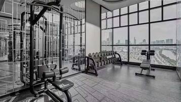 Suite Familiar, 3 quartos, acesso ao Club Lounge, Vista para a cidade | Lençóis de algodão egípcio, roupa de alta qualidade, edredões de penas