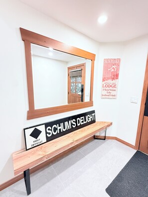 Ski In/Out, 2+Parking, Hot Tub, 5 min Walk to Town - Latest Reviews ...