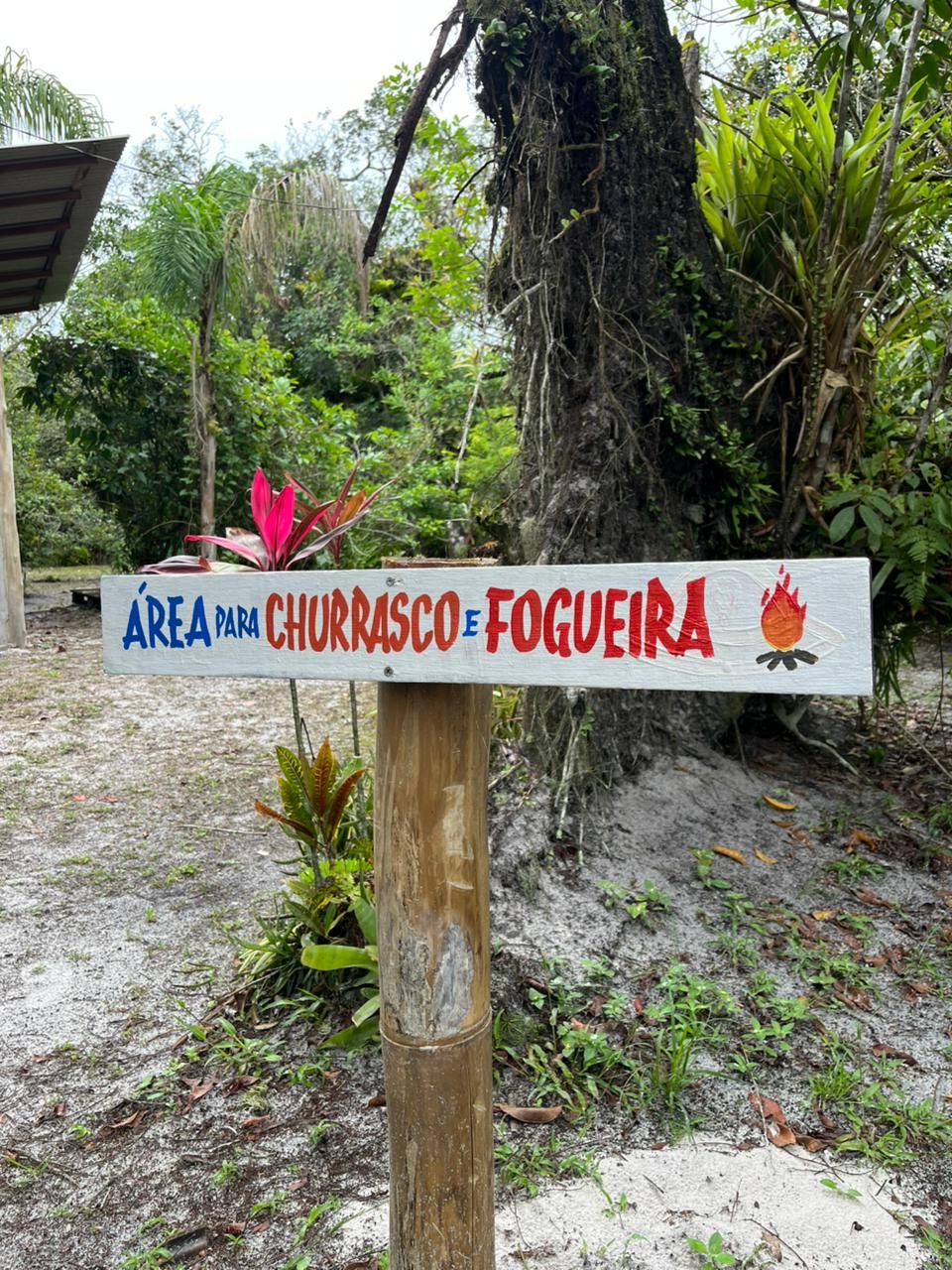 Área para churrascos e piqueniques