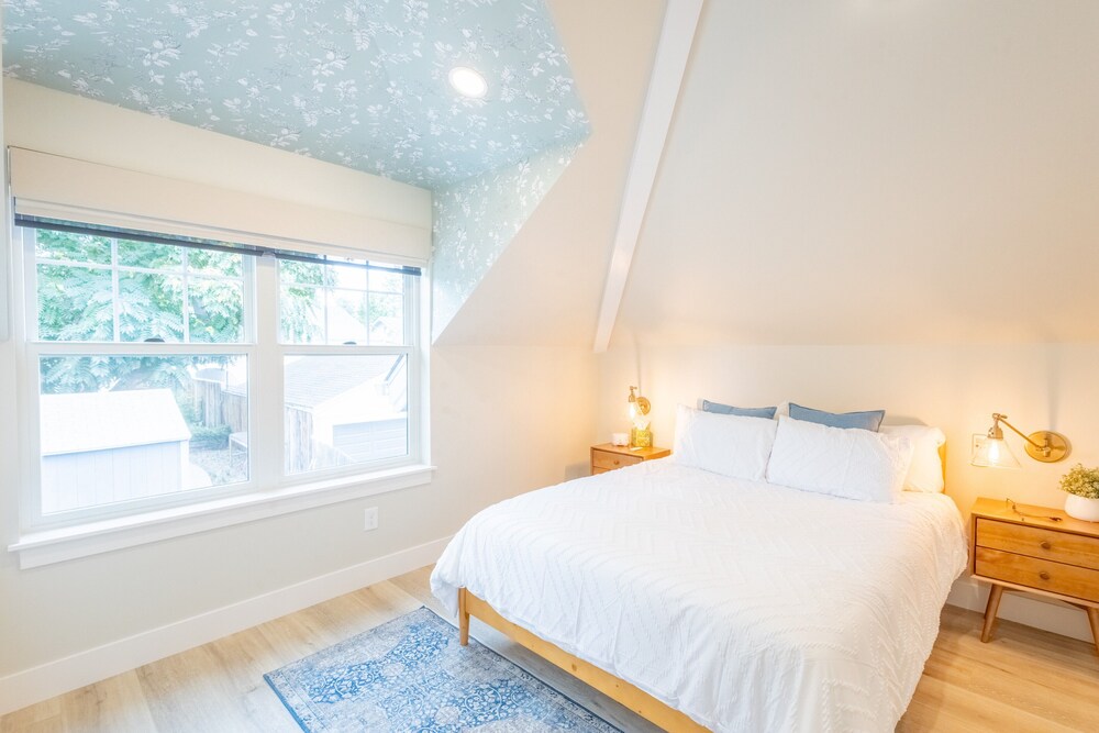 Upscale Two Bedroom Carriage House with Workspace - Denver | Vrbo