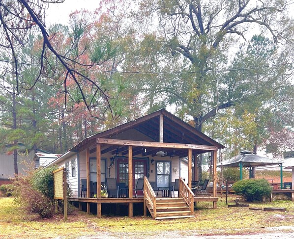 Bunkhouse near Lake Sam Rayburn-Pool, Boat Parking, Firepit, Covered ...