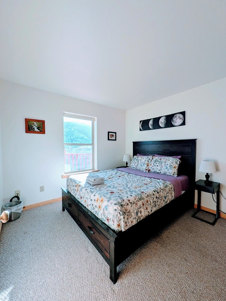 Ski Monarch / Hot Tub / Cozy / Spacious Reviews, Deals & Photos 2026 ...