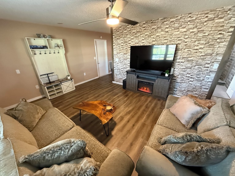 3 Bedroom House - Lake Clay Dream Away Half Acre - Fun And Cozy - Waterfront - Lake Placid, FL