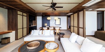 Suíte luxo (Corner,with Lounge Access) | Edredons de pluma, cofres nos quartos, Wi-Fi de cortesia, roupa de cama
