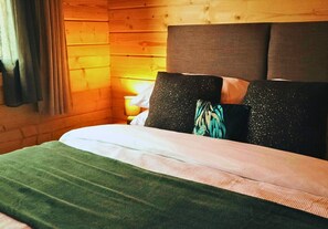 Oak Tree Lodge in Brandesburton, East Yorkshire, accommodates four ...