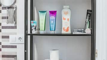 Quarto casal luxo, sacada, vista parcial para o oceano | Parte interna