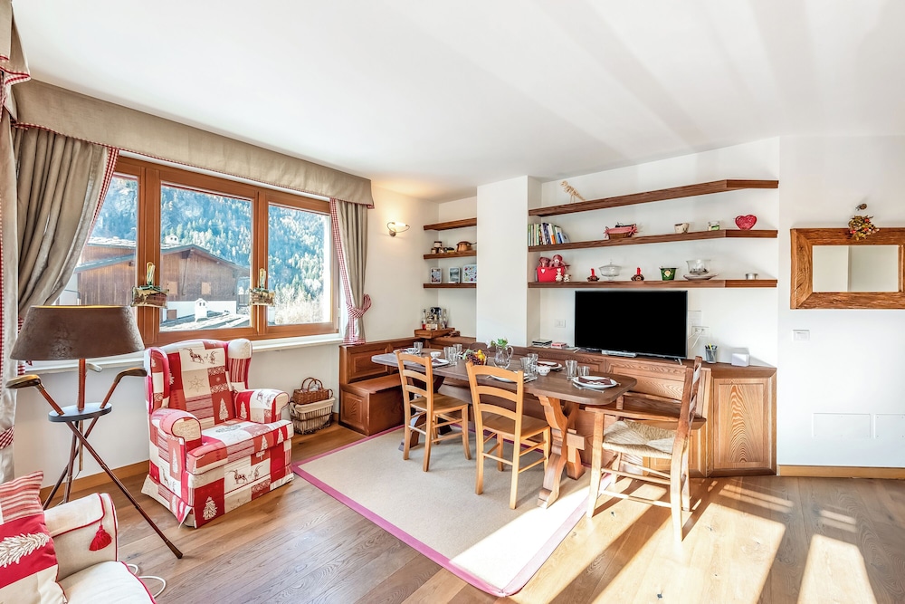 Charming Apartment Close To Cableway - Courmayeur