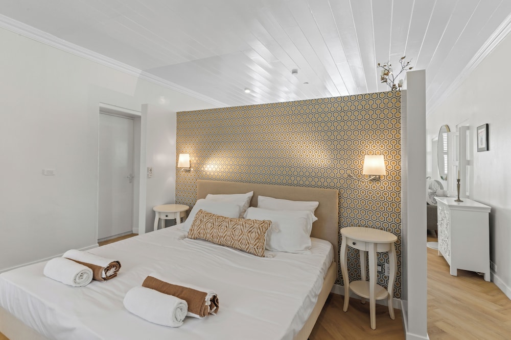 Keizershof, Otrobanda, Stylish Open-Concept Apt A1 - Willemstad | Vrbo