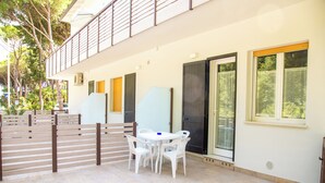 Apartamento, 1 quarto, pátio | Refeições ao ar livre