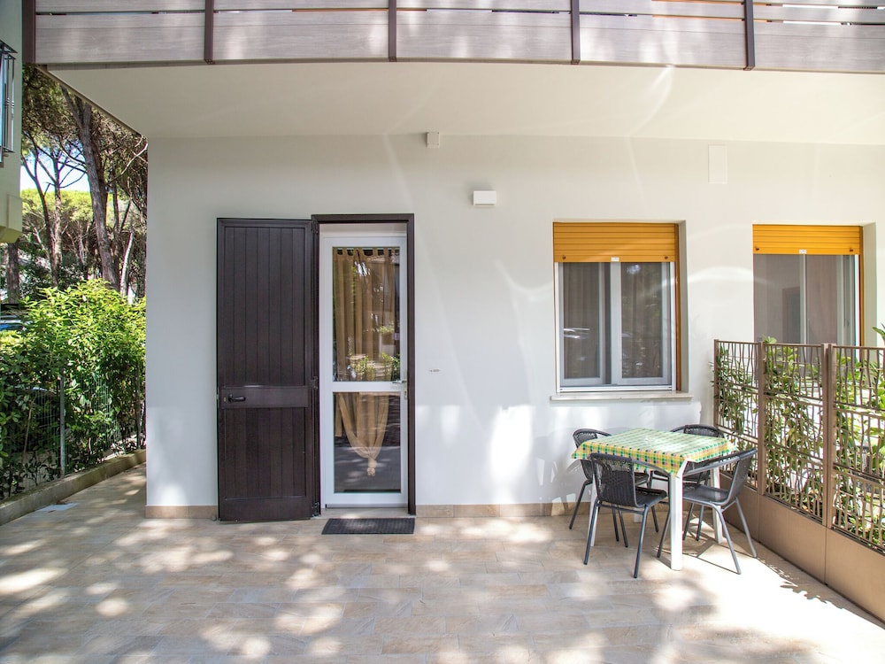 Modern Accommodation With A Lovely Patio - Eraclea Mare