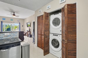 Apartamento em Condomínio Fechado, várias camas (Madeira Bay Resort II - 314) | Interior