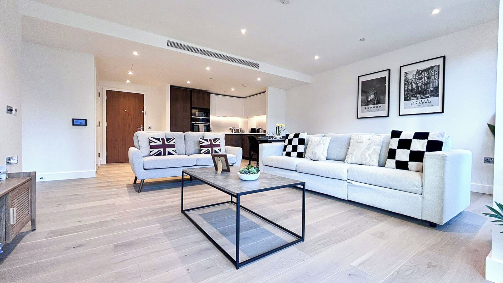 2bdr Bloomsbury Flat With Balcony & Ac Near Clerkenwell, Kings Cross, St Pancras - Trafalgar Square - London
