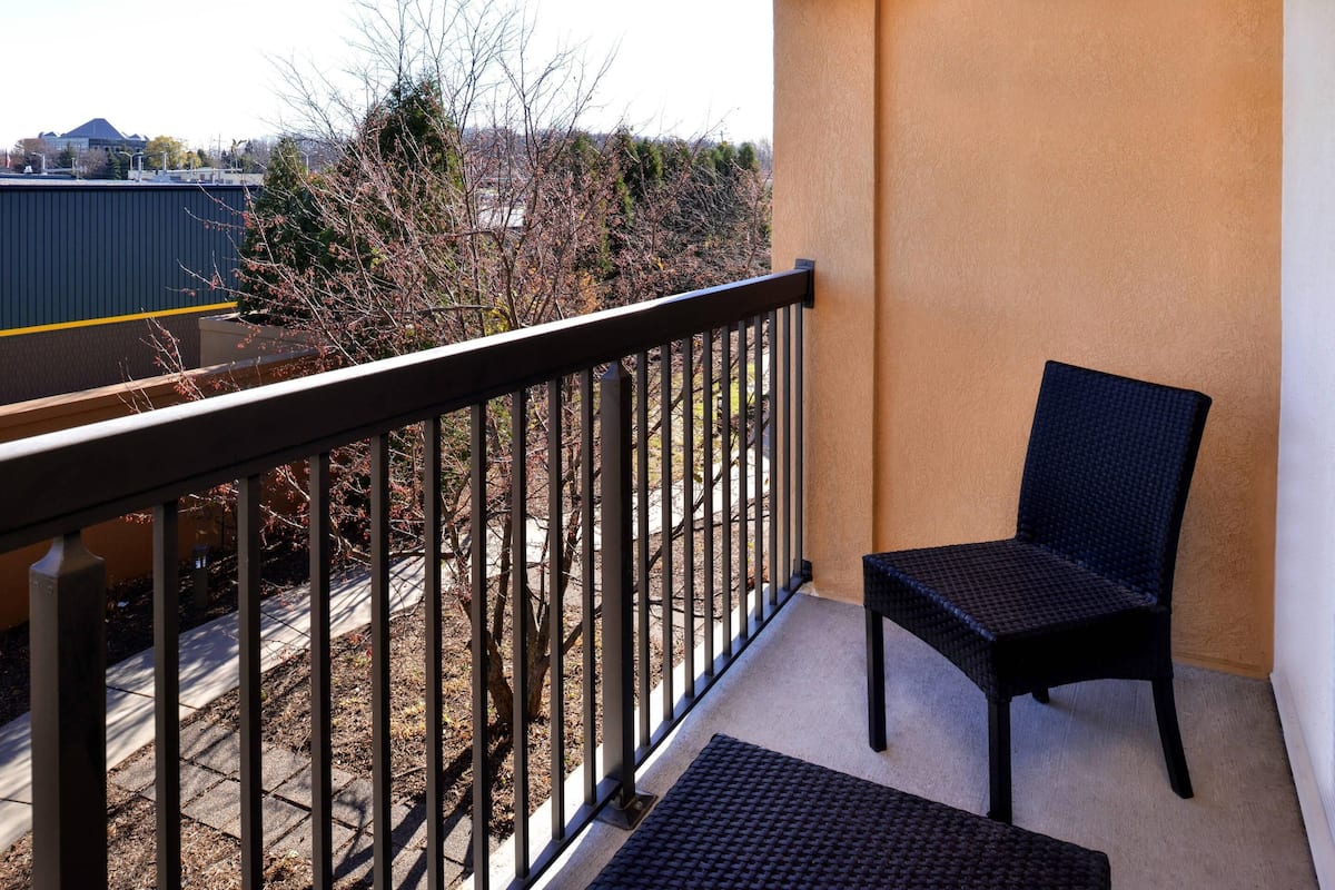 Quarto Standard, 1 cama king-size e sofá-cama, não fumadores | Lençóis de algodão egípcio, roupa de alta qualidade