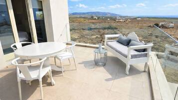 Quarto Duplo Superior, vista para o mar | Terraço/pátio interior