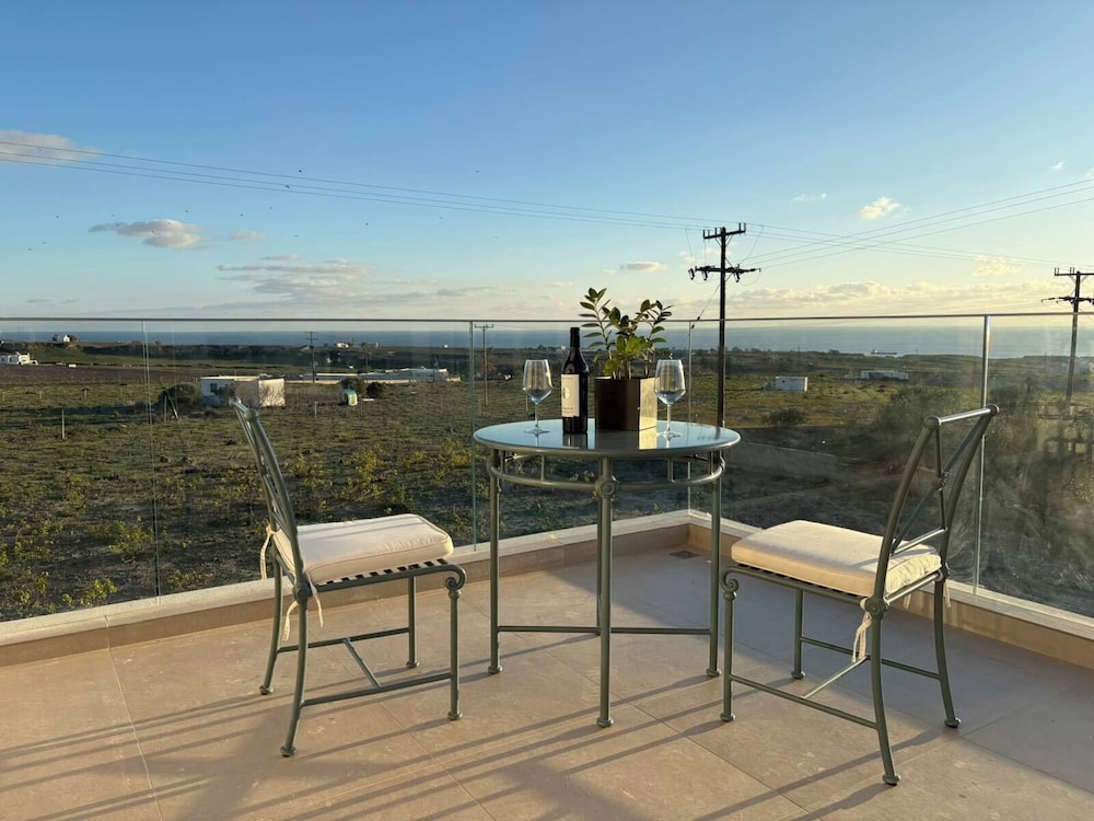 Apeiron Akrotiri - Santorini