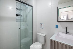 Apartamento básico | Banheiro | Chuveiro 