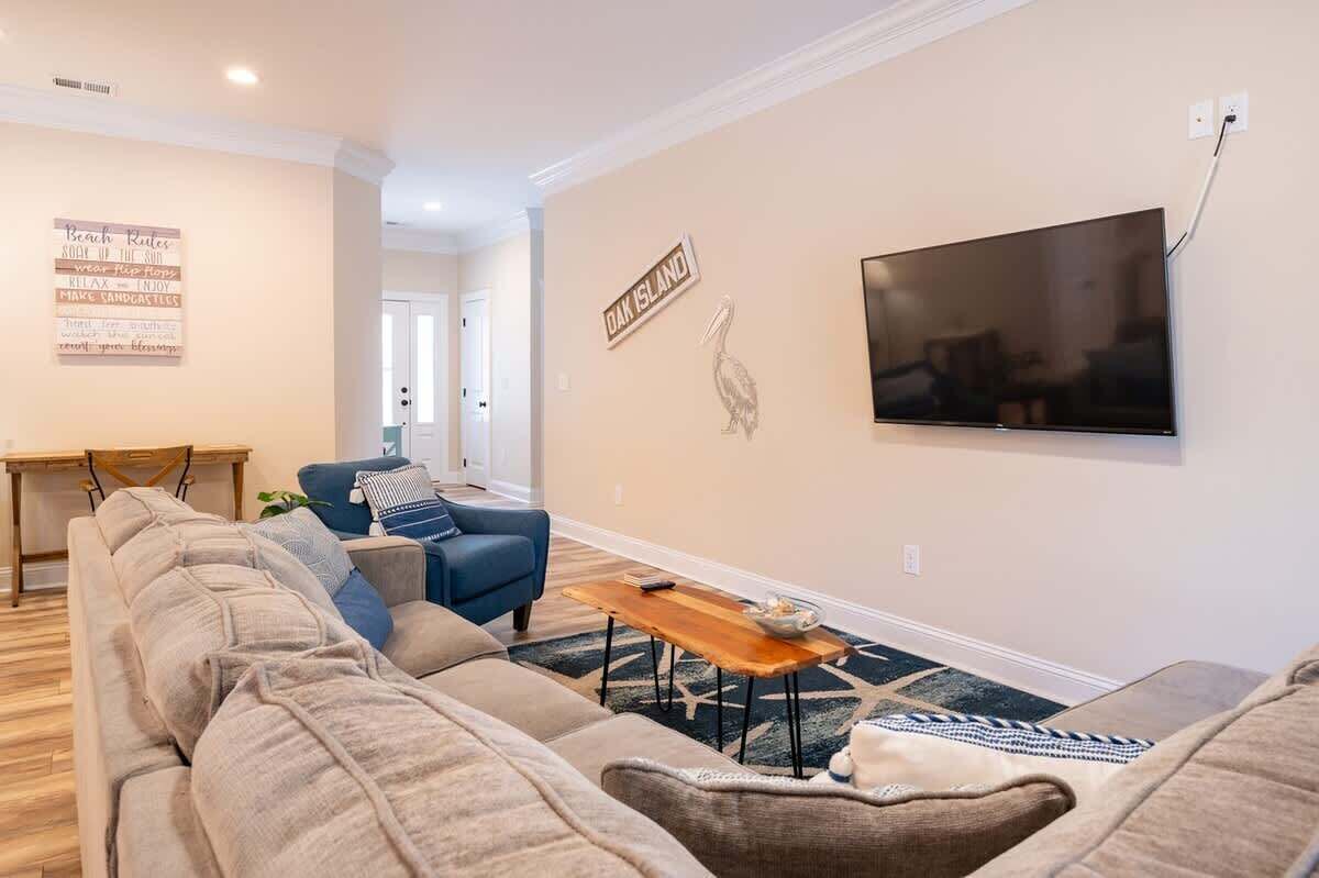 Gigis Getaway One Level Home - Oak Island, NC