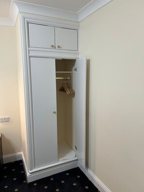 Escrivaninha, Wi-Fi de cortesia