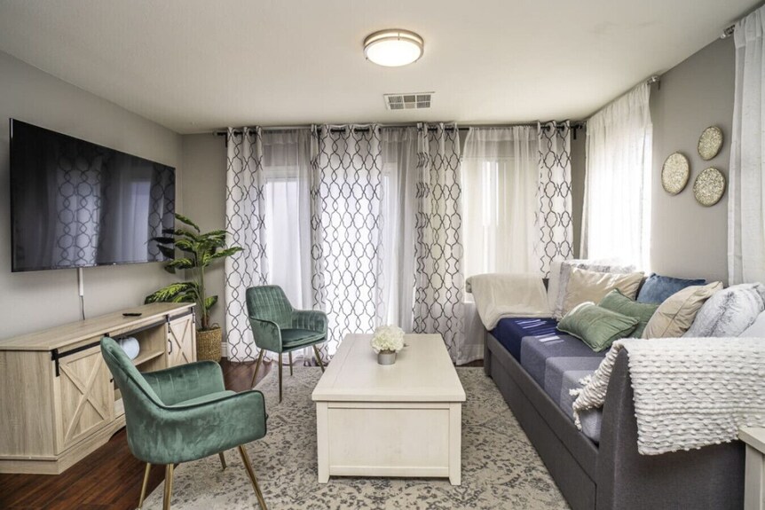 Chic 3br Escape Minutes From Las Vegas Strip - Spring Mountain Ranch State Park, Blue Diamond