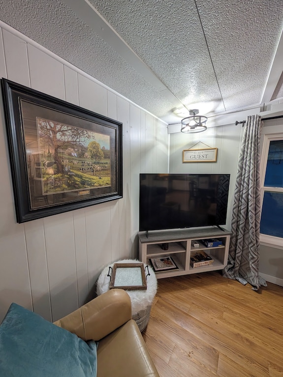 Farm Stay, Convenient Yet Quiet - Complete With Cows In The Backyard! - Wisconsin