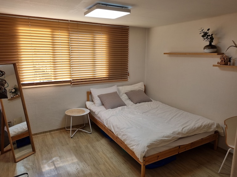 4min From Hongdae Univ Station/seoul/4bed/3room - Seoul