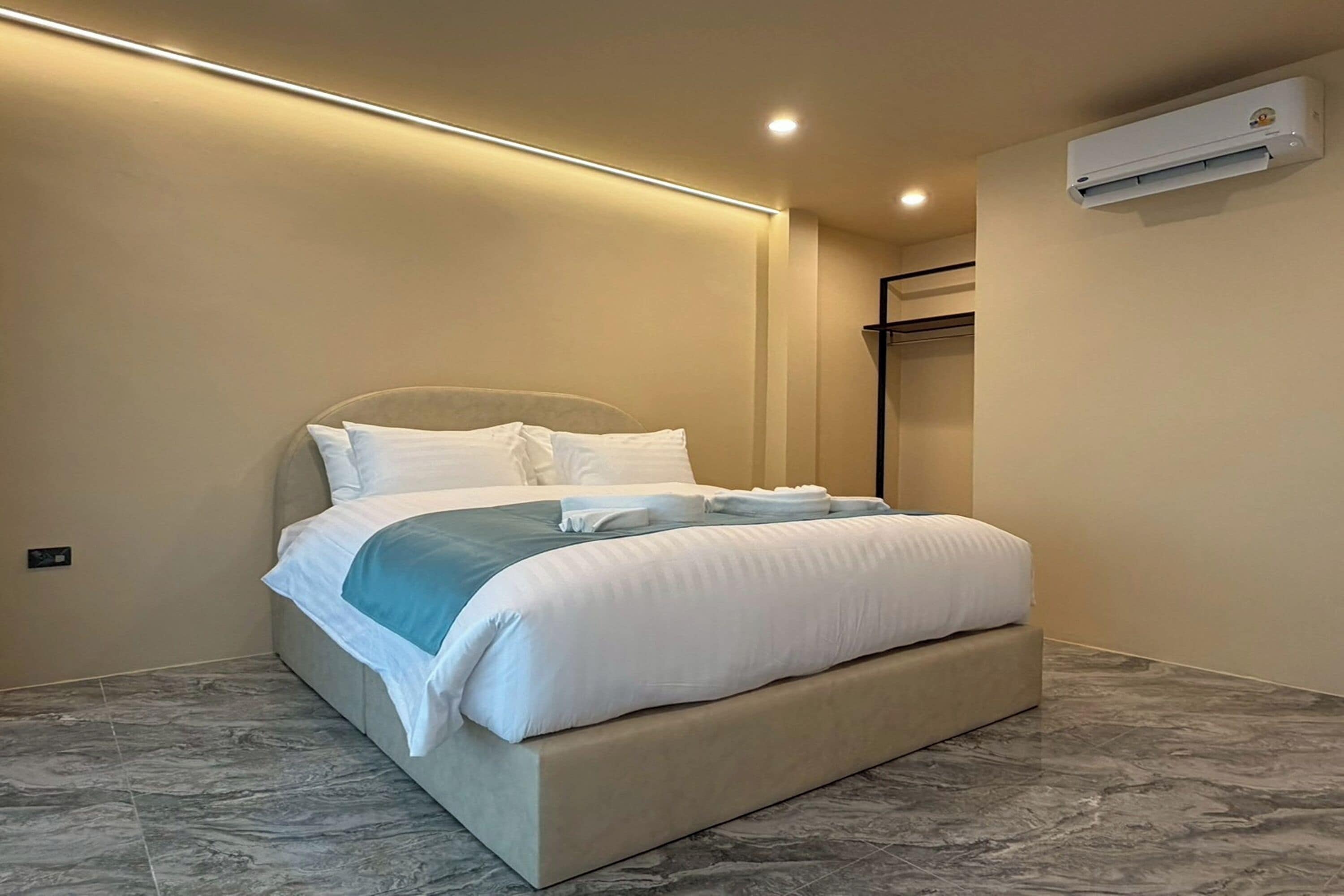 Quarto casal premier | Escrivaninha, Wi-Fi de cortesia, roupa de cama