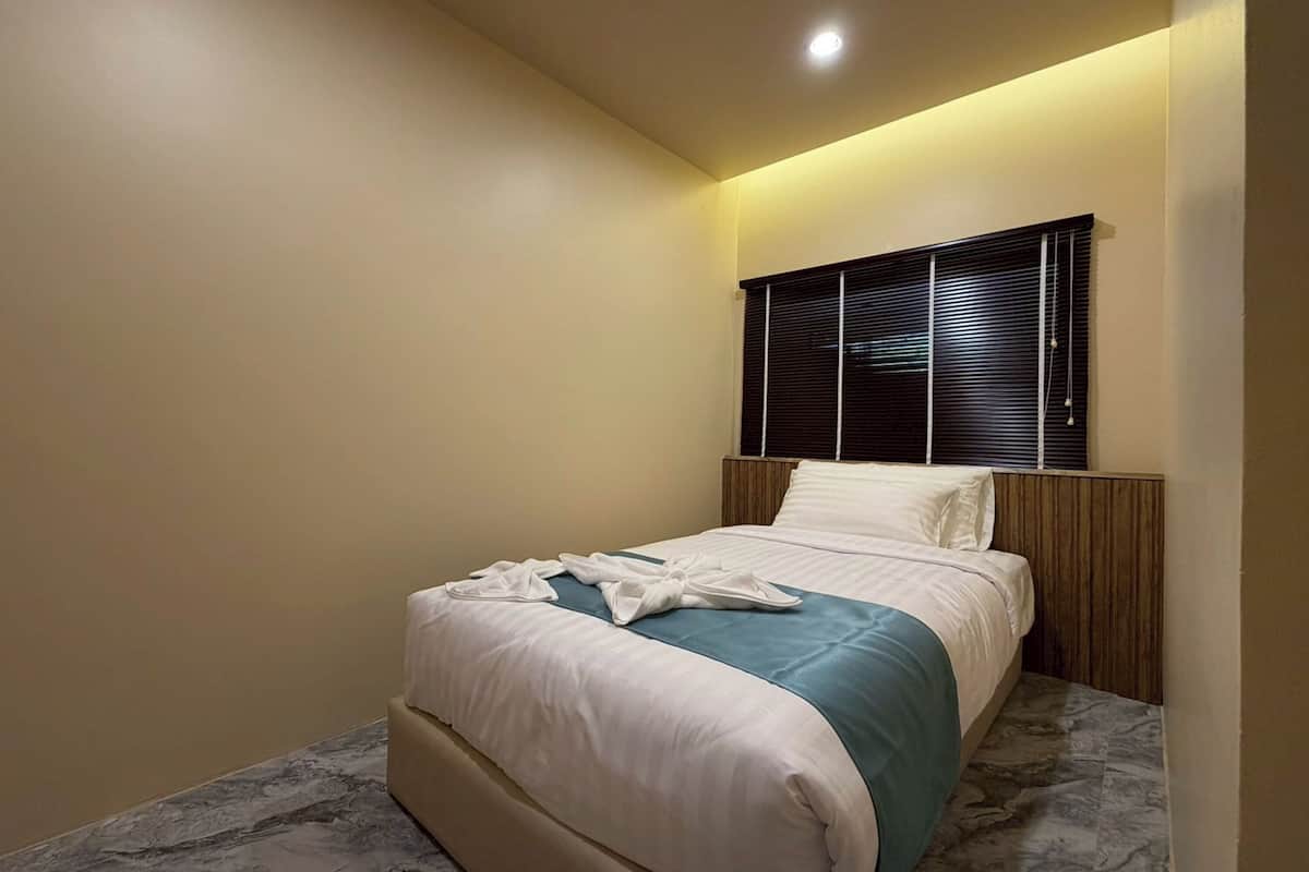 Quarto solteiro standard | Escrivaninha, Wi-Fi de cortesia, roupa de cama