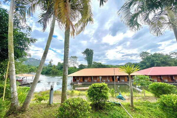 Mataburi River Kwai Resort - Sai Yok