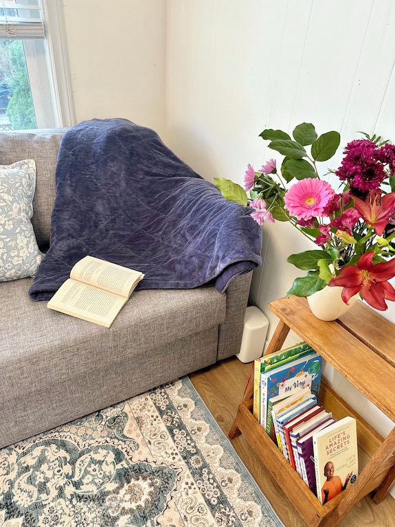 Private Entire Guest Suite, 1 Min To Bus Stops To Downtown And Many Attractions. - Vancouver