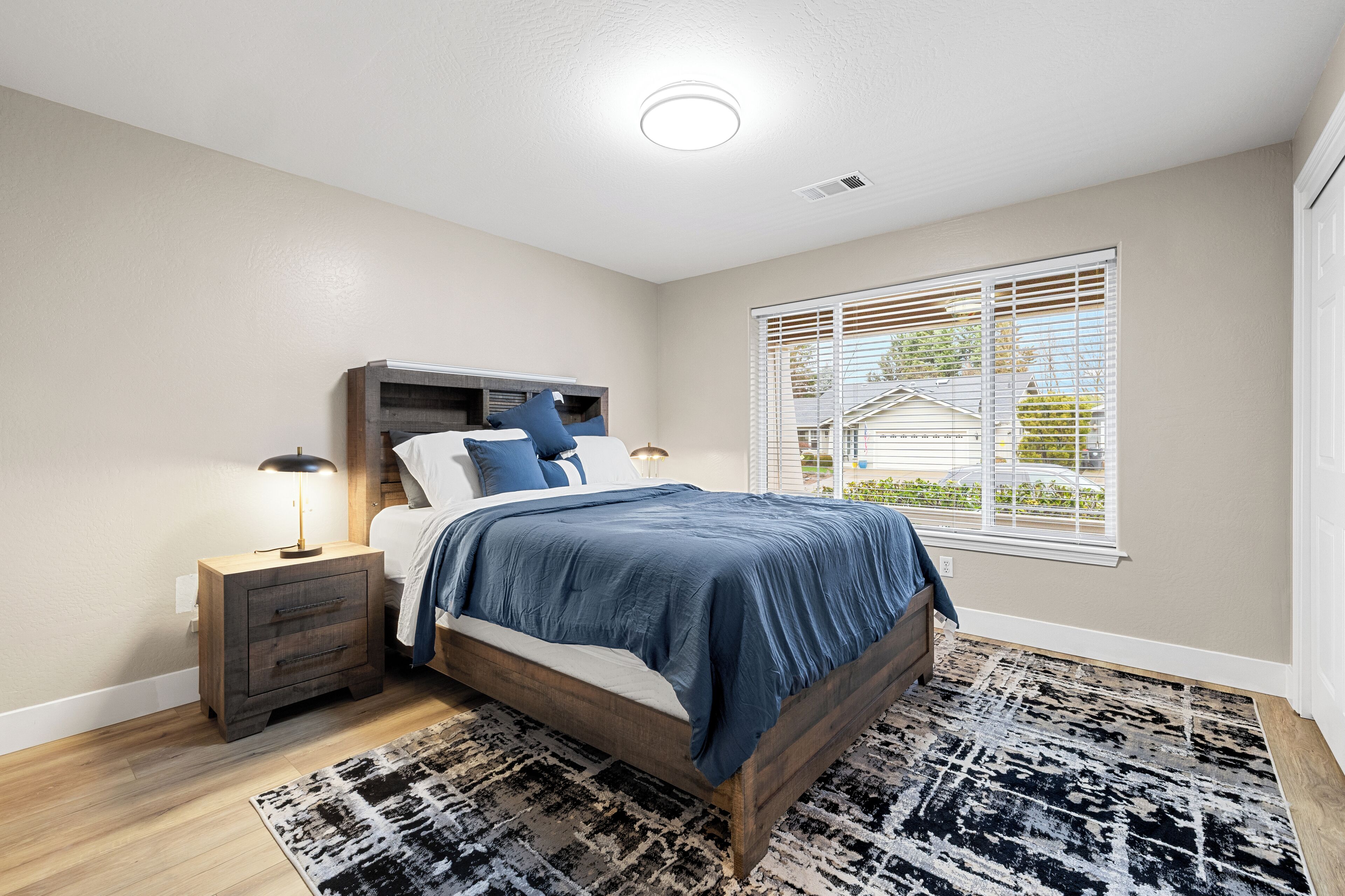 Experience Comfort, Convenience, And Natureall In One Unforgettable Stay. - Medford, OR