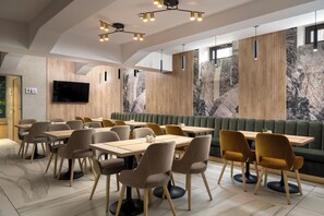 Pequeno-almoço tipo buffet diário incluído 