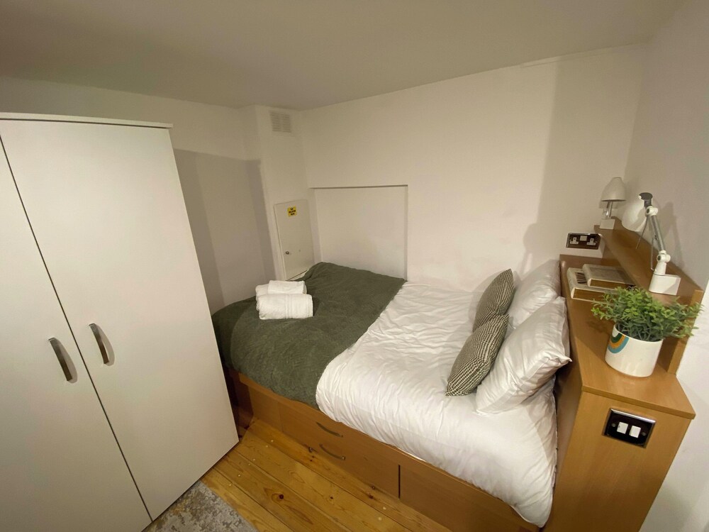 Central Flat Near Old Market Square with Parking - Nottingham | Vrbo