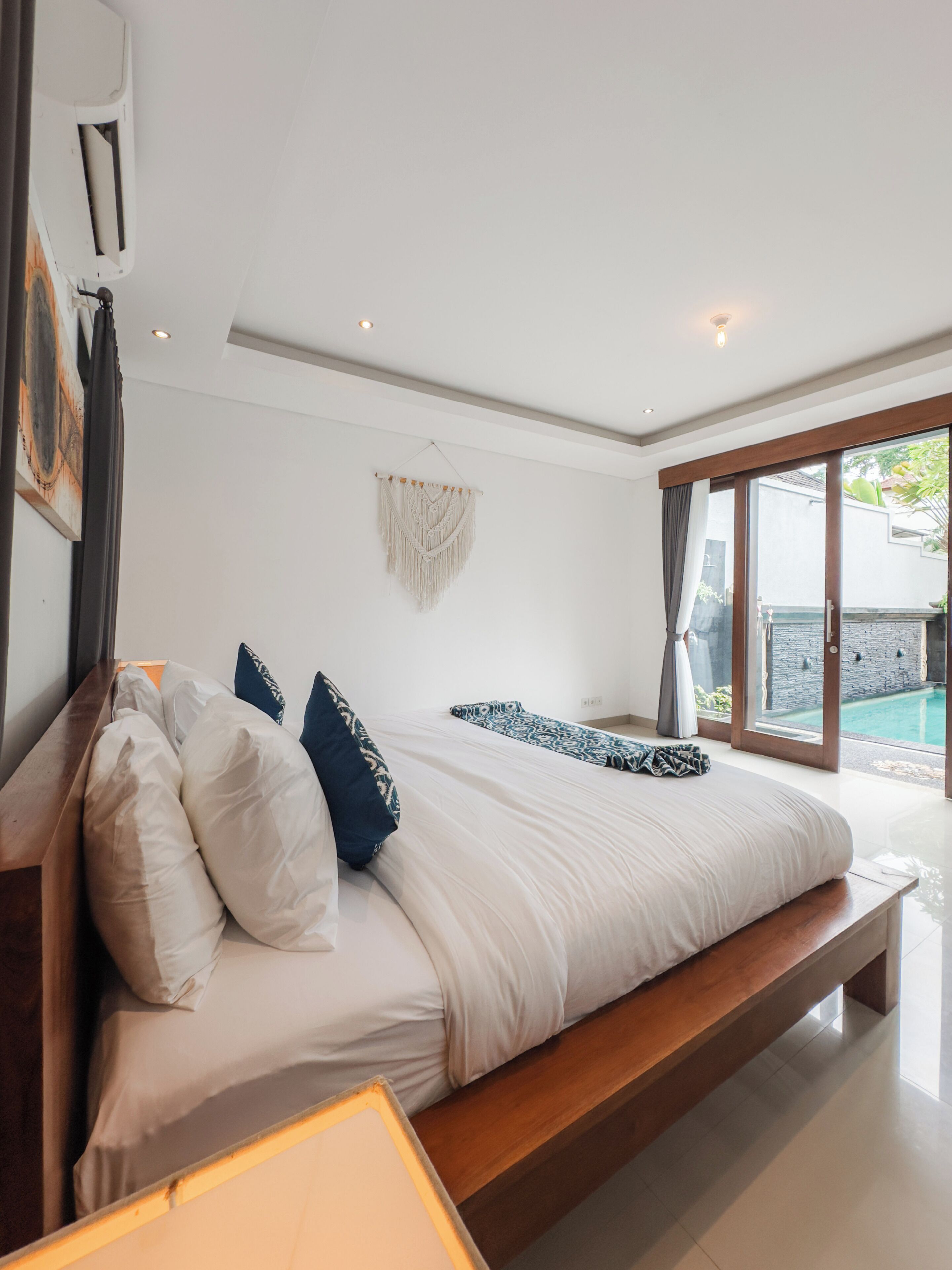 Villa, 2 quartos, vista para a piscina | Secretária, secretária adequada para computadores portáteis 