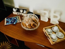 Quarto superluxo, sacada | Escrivaninha, espaço de trabalho para notebook