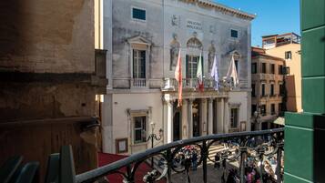 Apartamento, 2 quartos | Vista do quarto