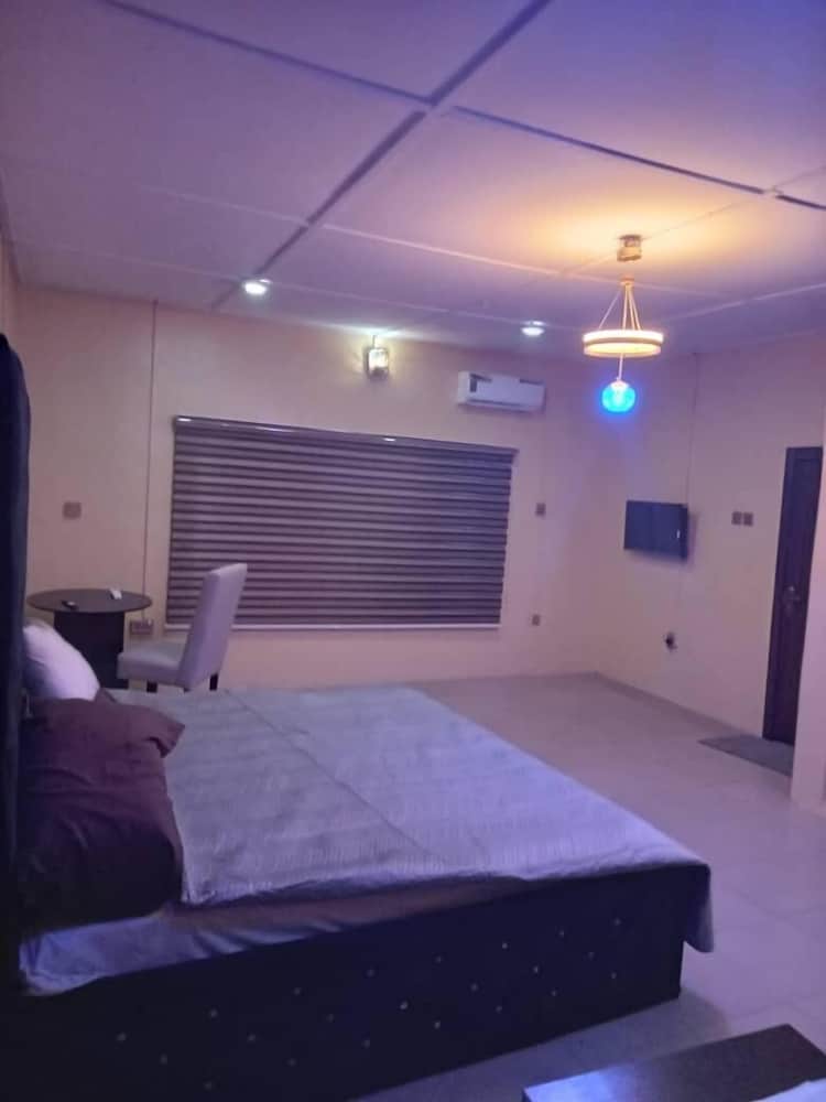 Top Nosh Lounge And Bar - Ibadan